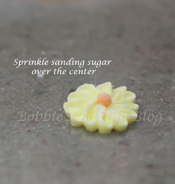 Royal Icing Daisies | Bobbies Baking Blog
