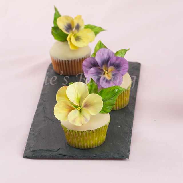How to Create Sugar Paste Pansy | Bobbies Baking Blog