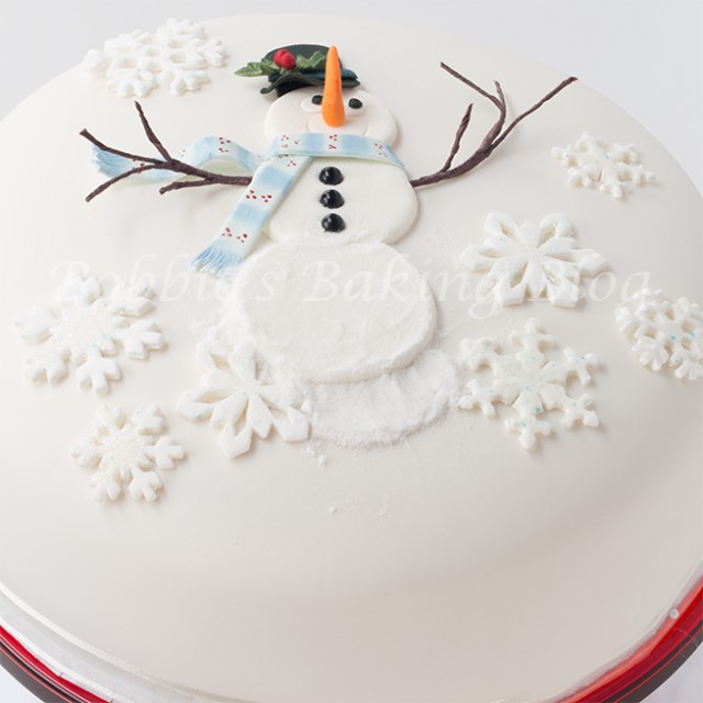 DIY Snowman Cake Tutorial | Bobbies Baking Blog