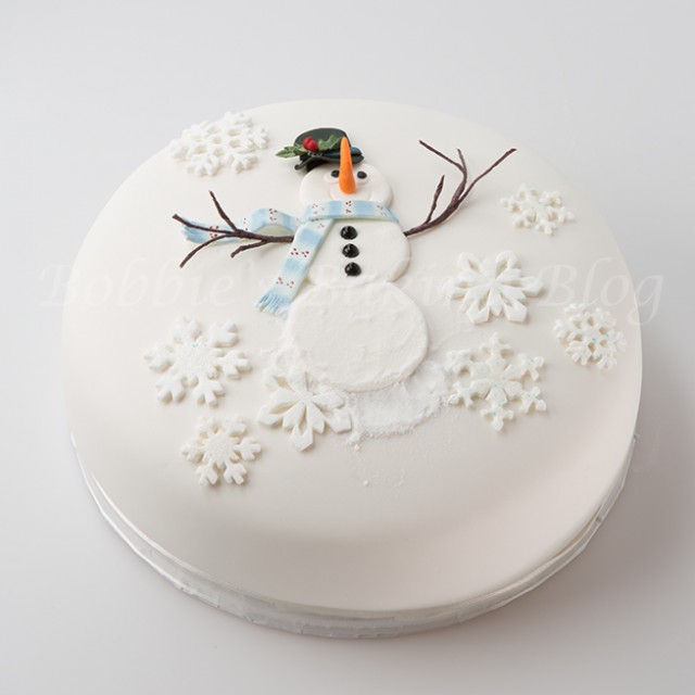 DIY Snowman Cake Tutorial | Bobbies Baking Blog