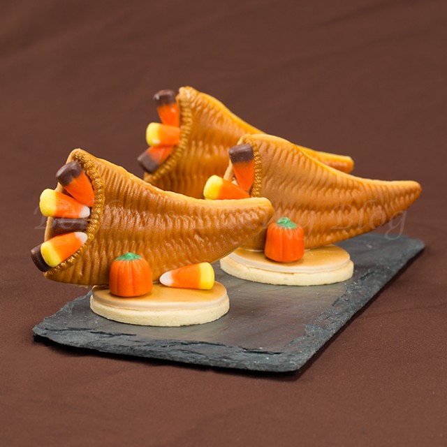 Airbrushed Cornucopia Sugar Cookies Tutorial | Bobbies Baking Blog